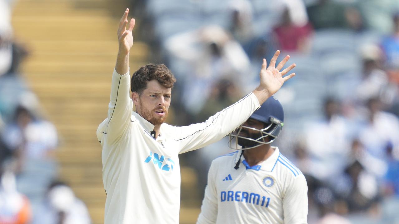 Blackcaps v England: Mitchell Santner set to spin back into New Zealand ...