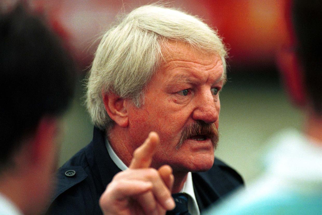 Former All Blacks coach Alex 'Grizz' Wylie dies, aged 80