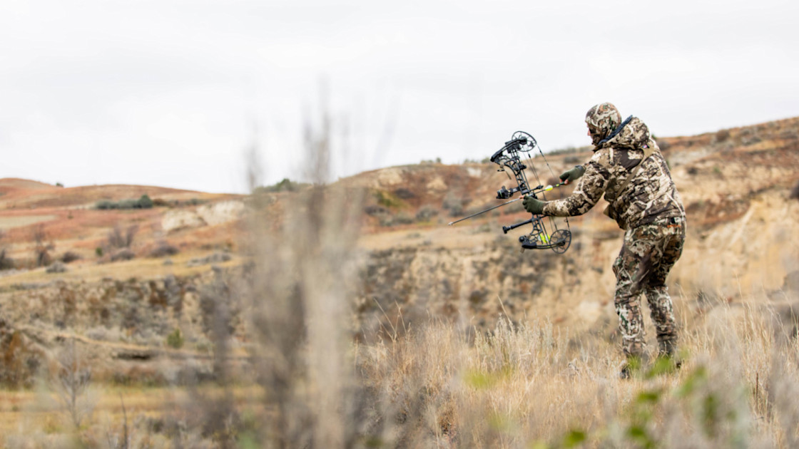 What Whitetail Hunters Should Know About Mule Deer Hunting | MeatEater ...