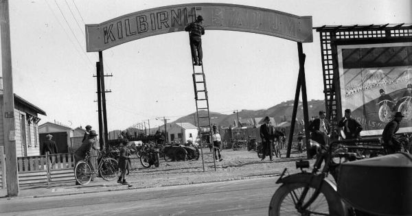About looking | Kilbirnie stadium, 1929 | National Library of New Zealand