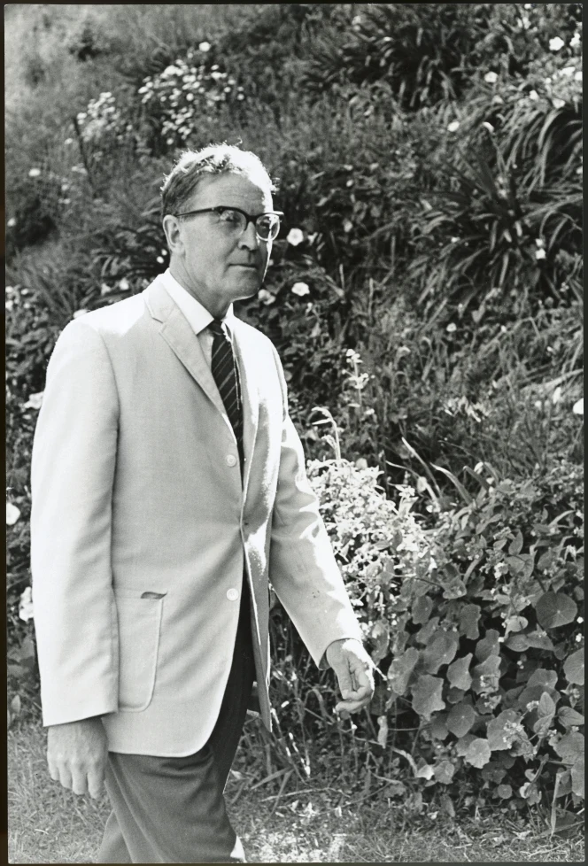 ATL100 Douglas Lilburn | National Library of New Zealand