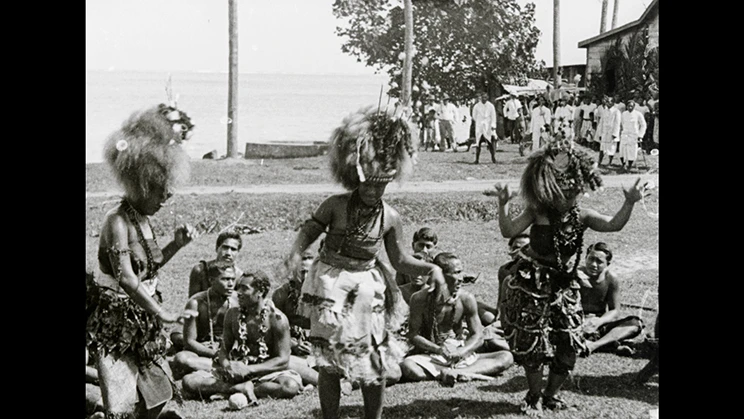 ’O ata fa’asolo mai Samoa i aso anamua (Samoan film) | National Library ...