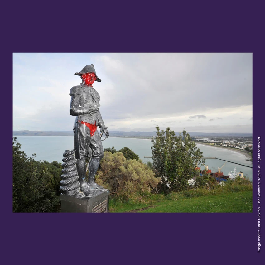 'Crook Cook' statue (TMCC7) | Services to Schools