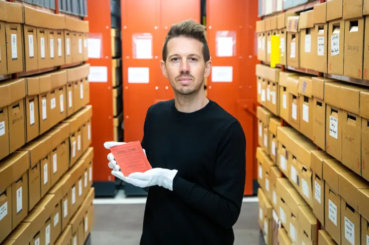 Off the record | A radical life | National Library of New Zealand