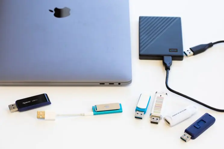 Snapshot in the life of a digital archivist | National Library of New ...