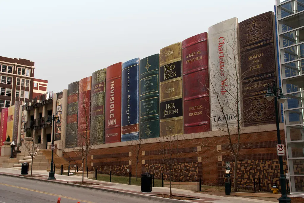 Book spines tell a story | National Library of New Zealand