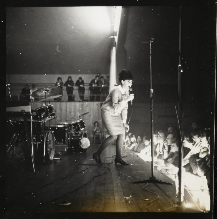 The Simple Image: The photography of Barry Clothier | National Library ...