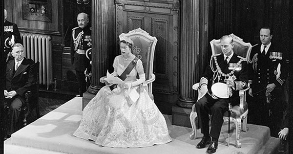 Queen Elizabeth II – Vale Regina | National Library of New Zealand