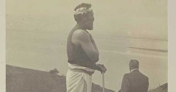 About looking | Pouto Peninsula | National Library of New Zealand