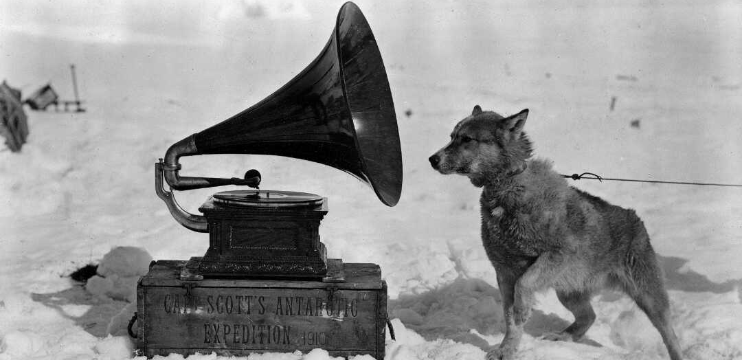 Phonographs and gramophones | National Library of New Zealand