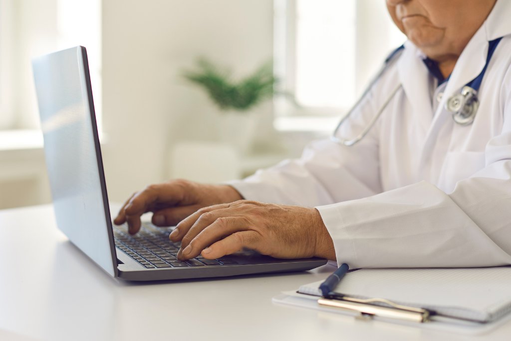 10-Step Guide for Successful EHR Implementation - Medesk