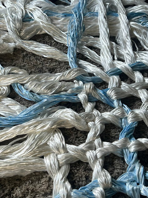 Transforming ropes and lifting slings waste into art