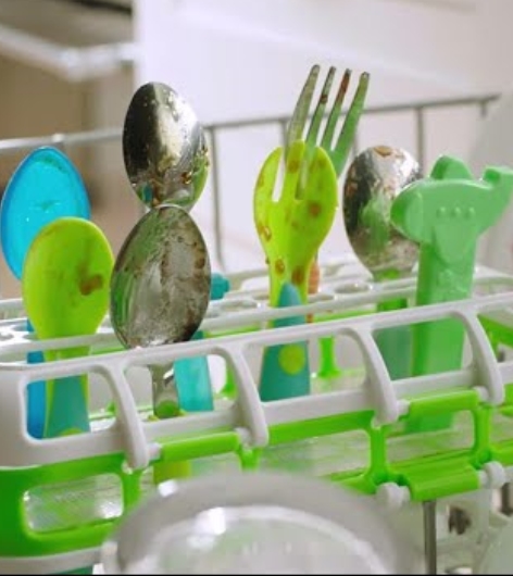 How To Clean Silverware in a Dishwasher | Cascade Detergent