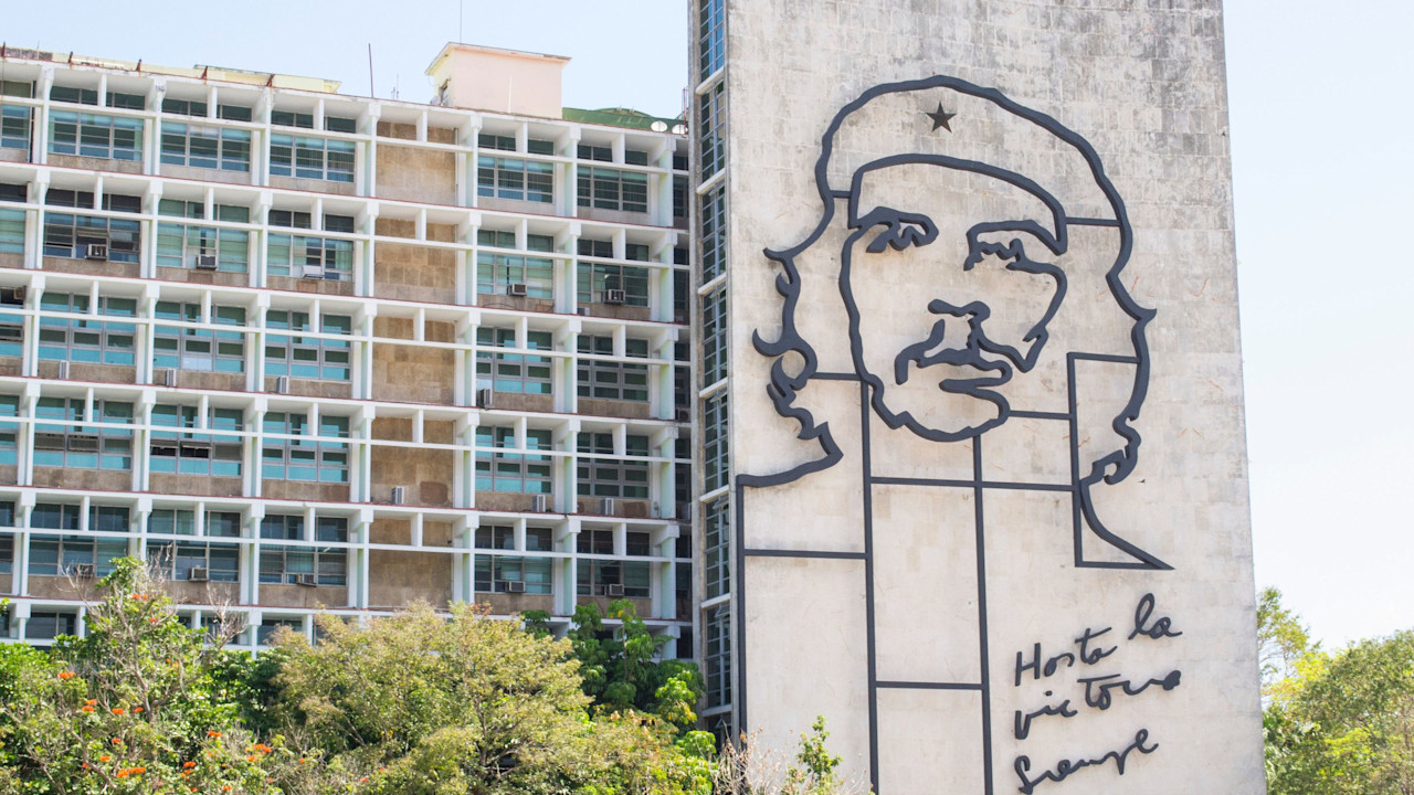 Che Guevara: Why Is a Mass-Murdering Racist & Homophobe a Left-Wing ...