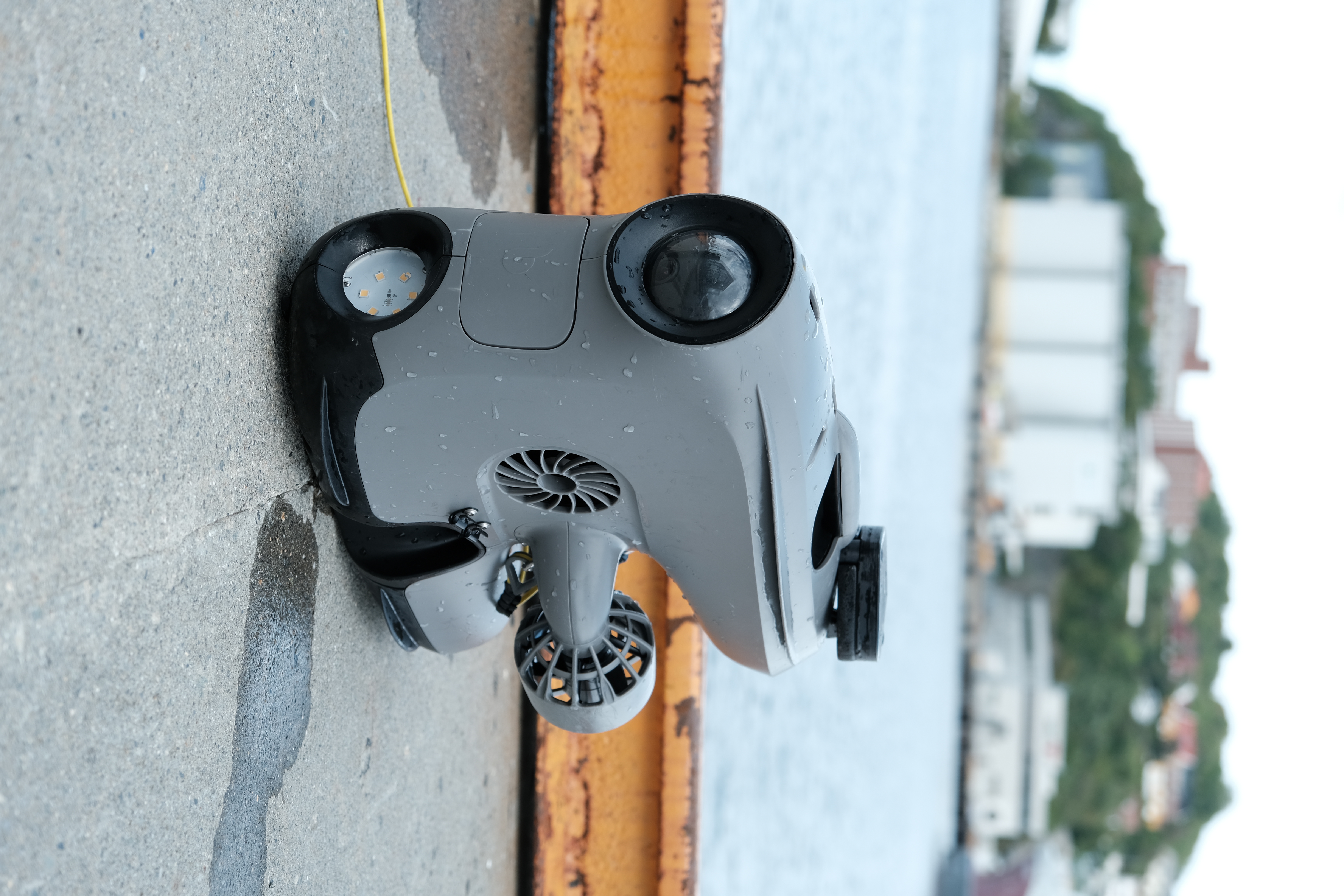 Mini ROV guide: small ROV for professional inspections | Blueye