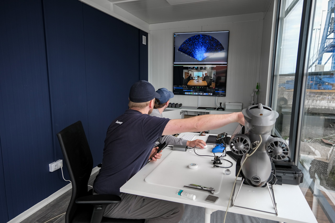 Join our live in-water demos with a Blueye ROV expert