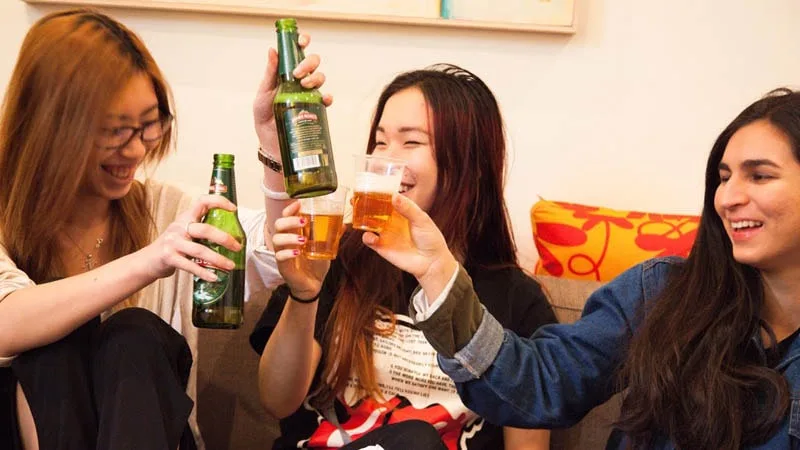 Alcohol, drinking and teenagers | Why do teens drink alcohol?