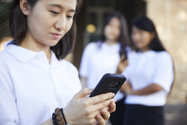 Cyberbullying and students | Online behaviour and social media ReachOut ...