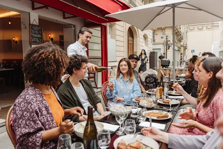 Eiffel Tower and Trocadero Gardens Tour | Devour Tours