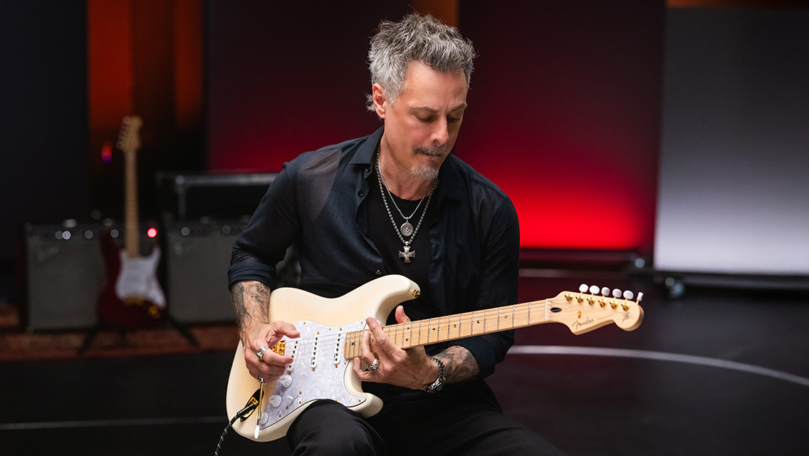 15 Great Stratocaster Players | Famous Guitar Players | Fender Guitars