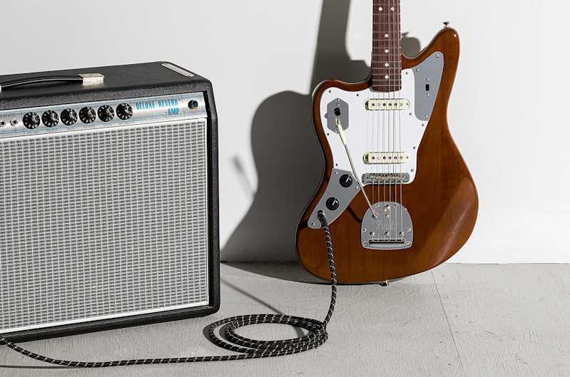 Fender Guitars | Electric, Acoustic & Bass Guitars, Amps, Pro Audio