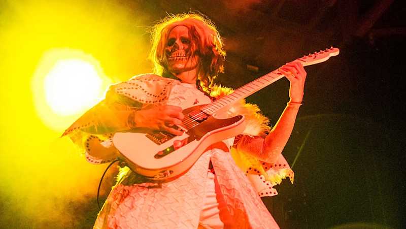Fender | metal