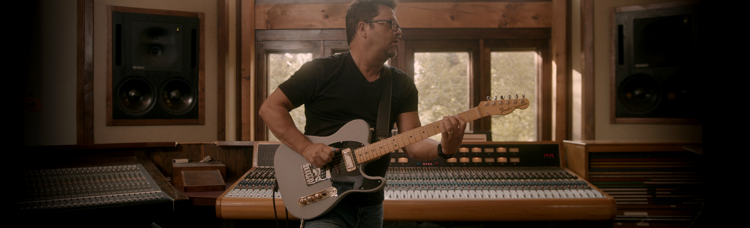 Take an in-depth look at Brent Mason’s signature Telecaster and learn ...