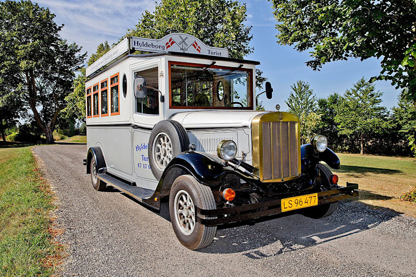 Oldtimer-Partybus in Kopenhagen mieten | JGA feiern mit Pissup Reisen
