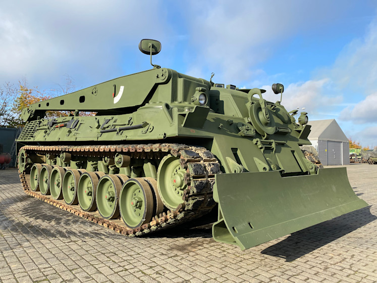 Kör Stridsvagn - Kör själv eller åk med proffsen!