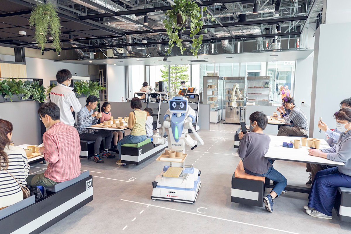 人とロボットの共生に進化を。 「Future Lab HANEDA」の挑戦 | ANSWERS（アンサーズ） | つぎの社会に向かうKawasakiのこたえ | 川崎重工業