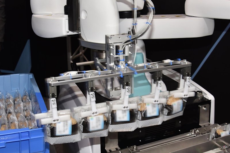 duAro A Dual-arm SCARA (Selective Compliance Assembly Robot Arm) Robot ...