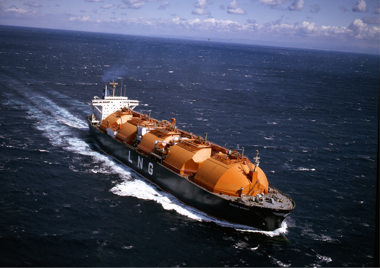 From LNG Carriers to Liquefied Hydrogen Carriers | ANSWERS | Kawasaki's ...