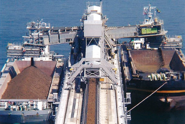 Material Handling Systems Stacker-Reclaimer | ANSWERS | Kawasaki's ...