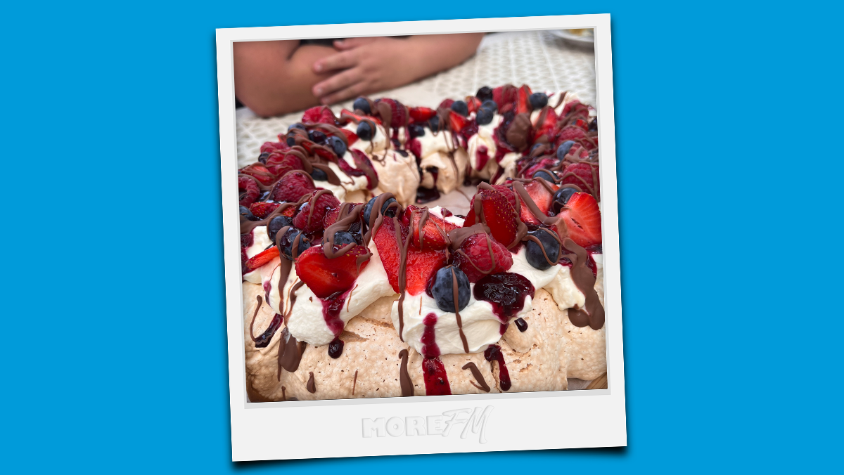 Christmas Pavlova Wreath | Articles | rova