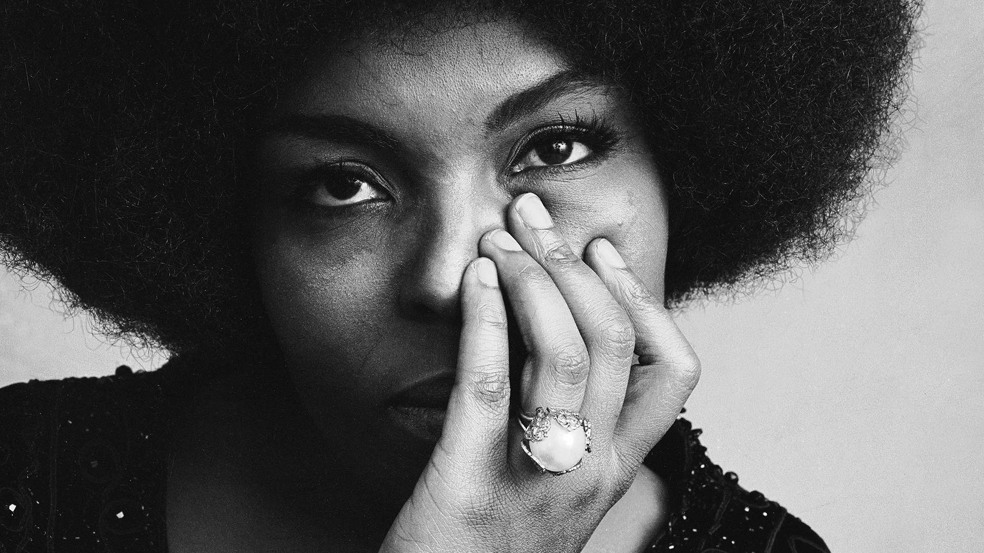 Killing Me Softly singer Roberta Flack dies aged 88 | rova