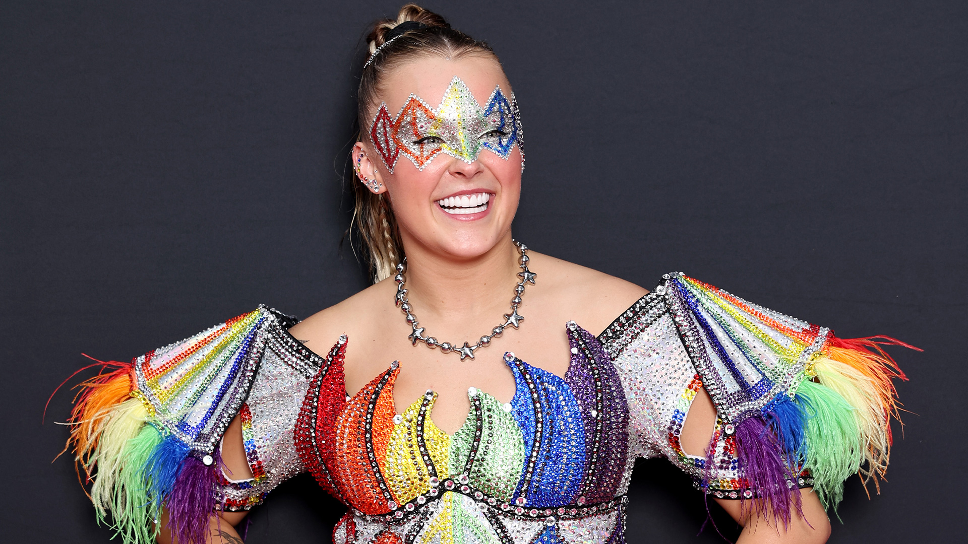 JoJo Siwa cancels Pride show after saying she felt 'pressure' to label ...