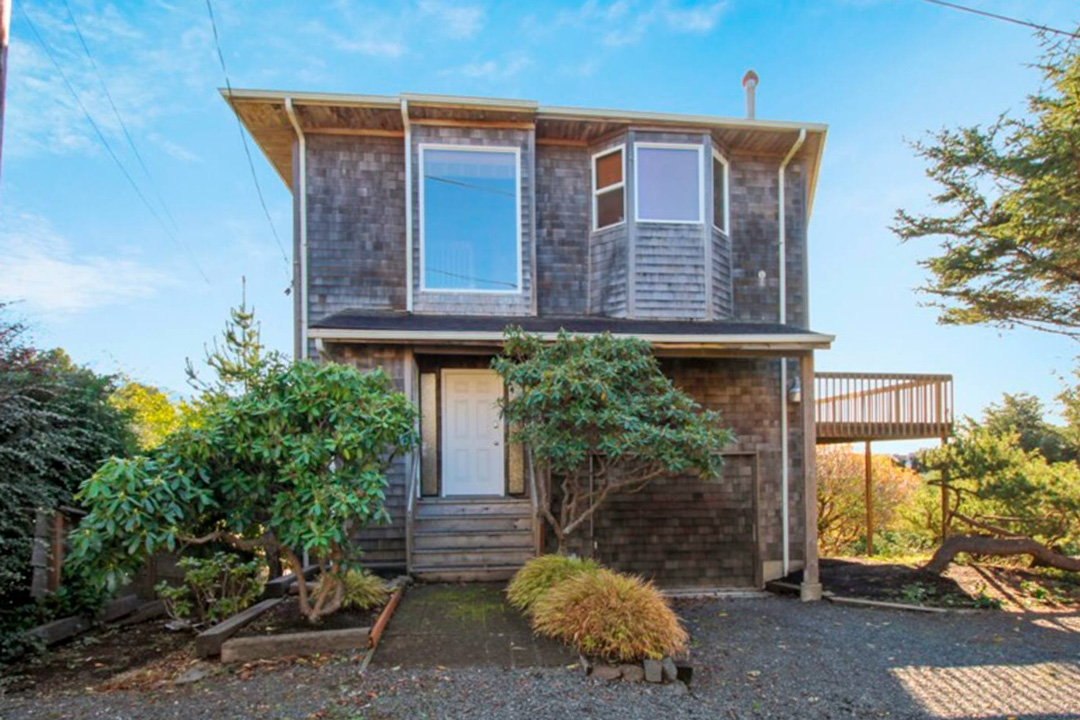 17 Best Cannon Beach Vacation Rentals & Nearby Airbnbs | Field Mag