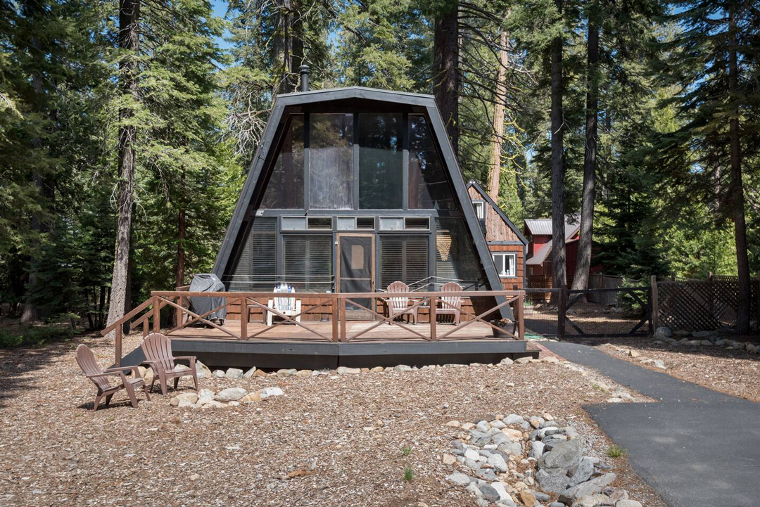 15 Best Lake Tahoe Cabin Rentals for Nature Lovers | Field Mag