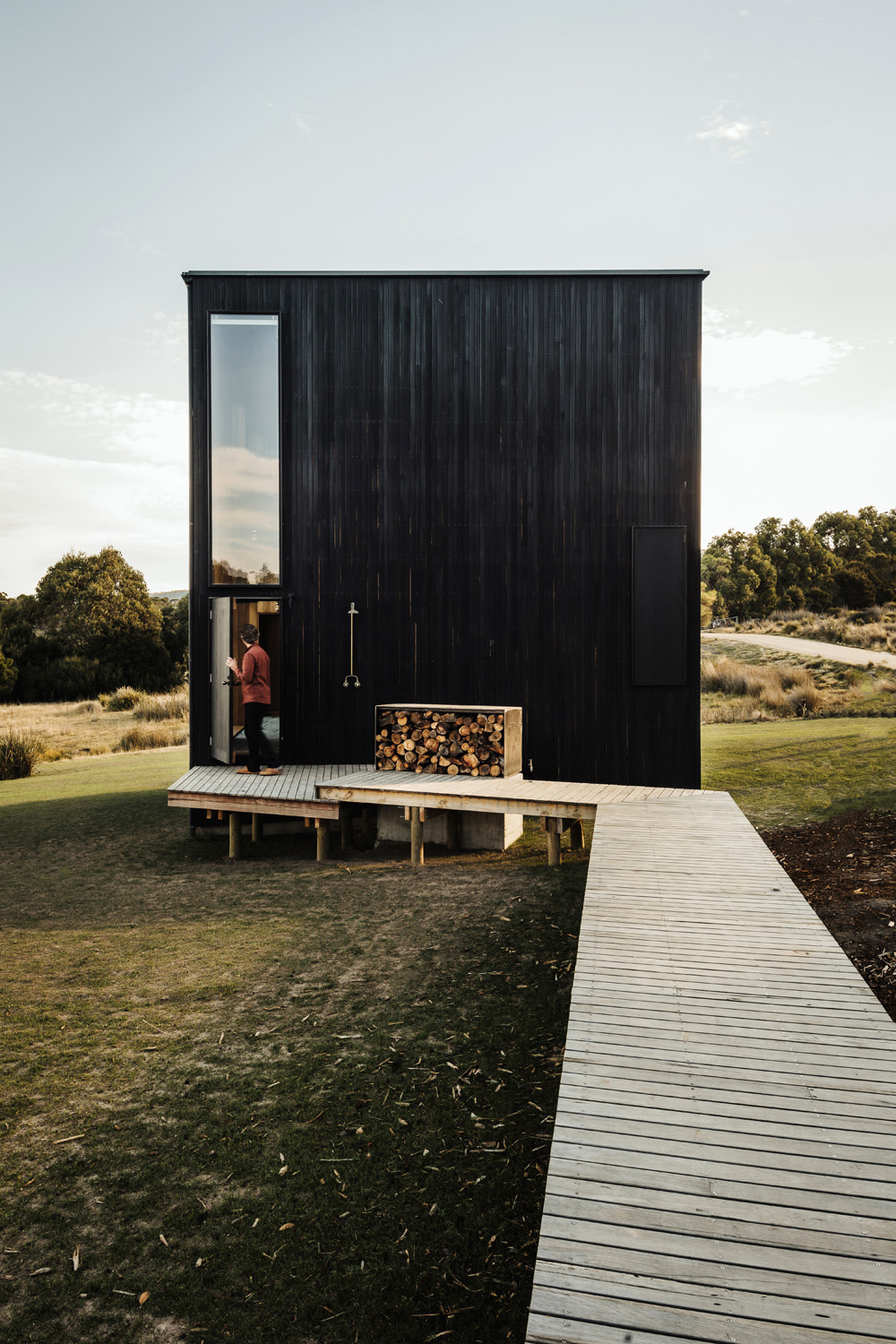 Best Black Cube Cabins & Black Box House Designs | Field Mag