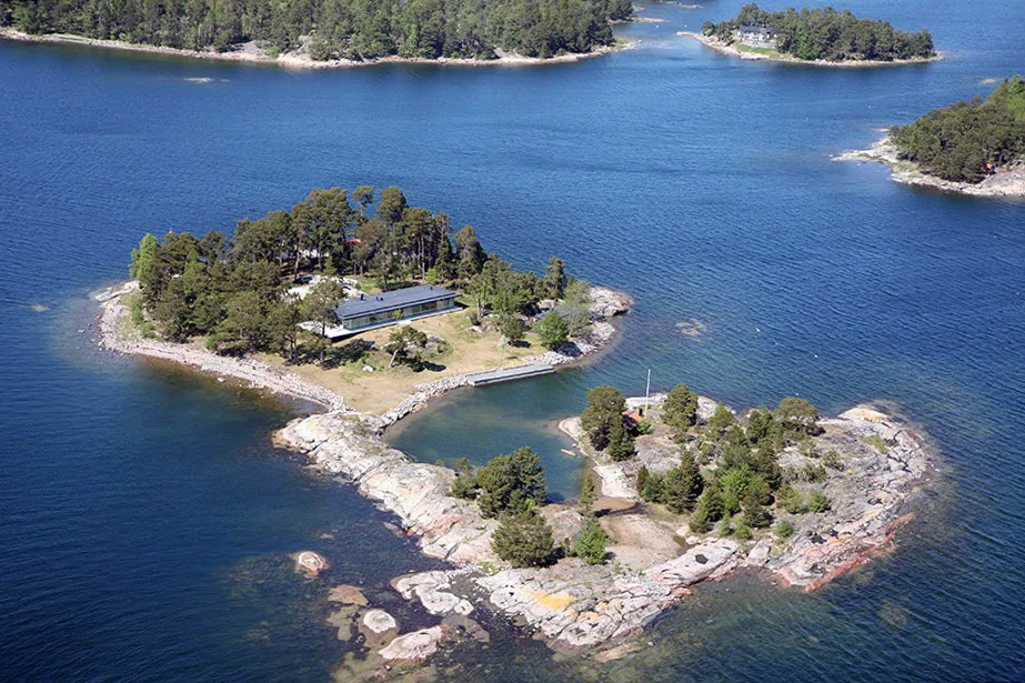 This Floating Cabin Is Sweden's Farnsworth House | Field Mag