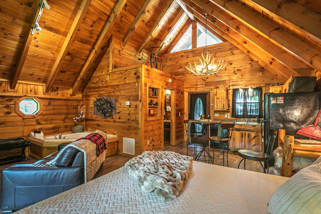 11 Best Gatlinburg Cabin Rentals | Great Smoky Mountains | Field Mag