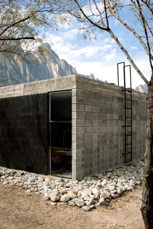 Mexico's Best Concrete Mountain Home - Casa Mixta Monterrey, Mexico ...