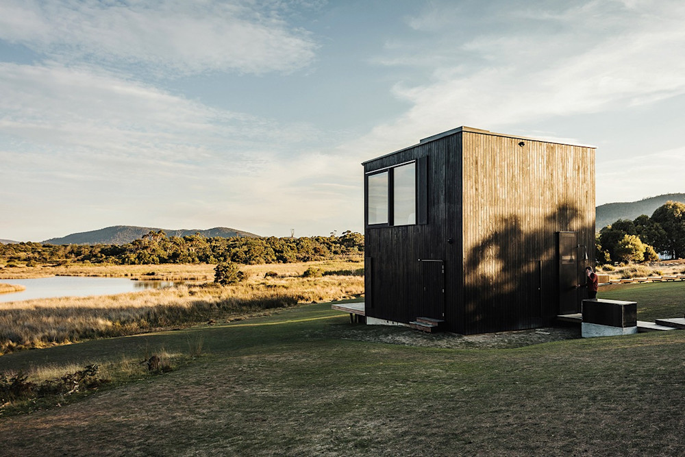 Best Black Cube Cabins & Black Box House Designs | Field Mag