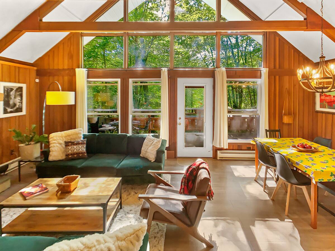 12 Best Poconos Cabin Rentals for a PA Vacay | 2022 | Field Mag