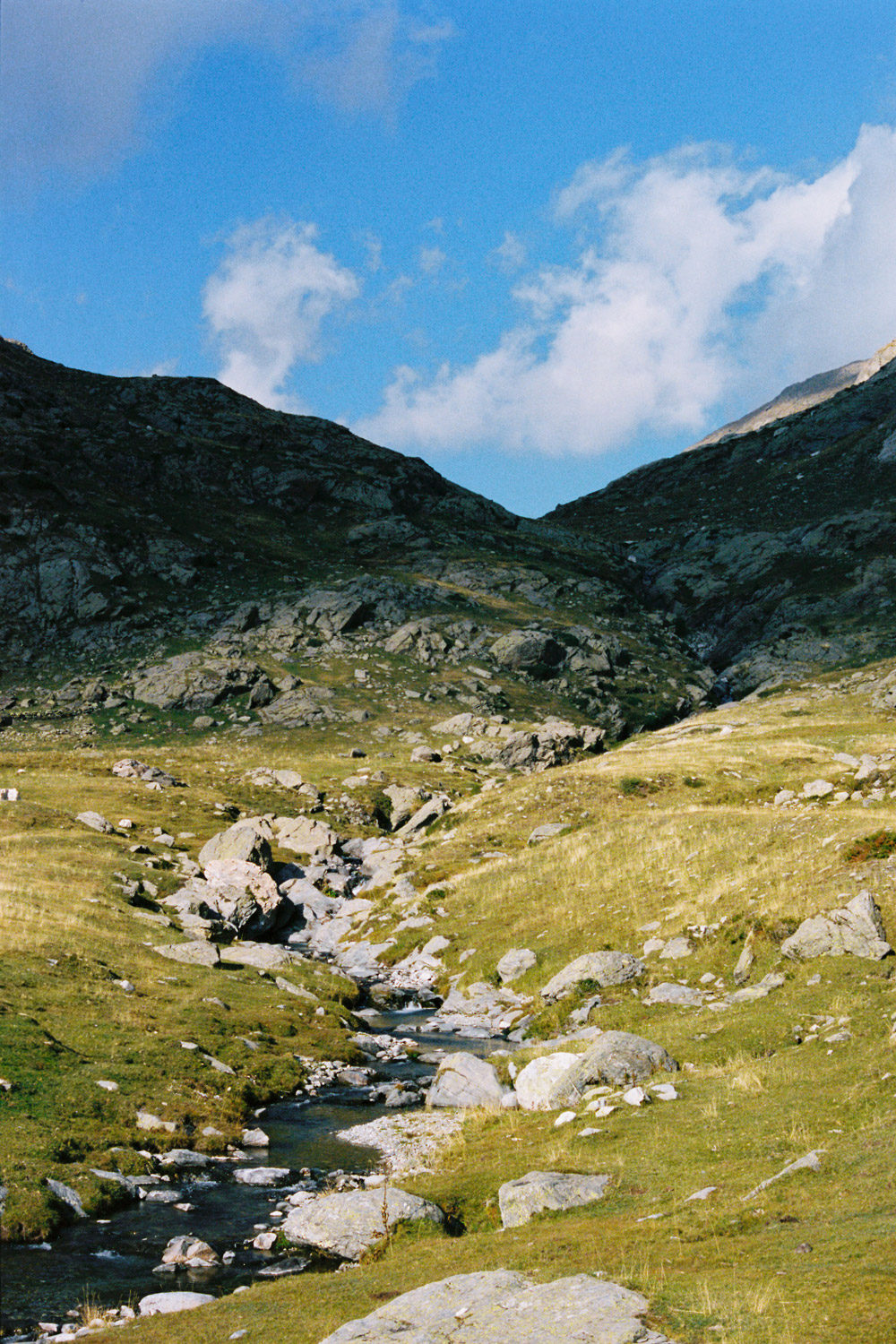How to Convince Friends to Go Hiking: Pyrenees Edition | Field Mag