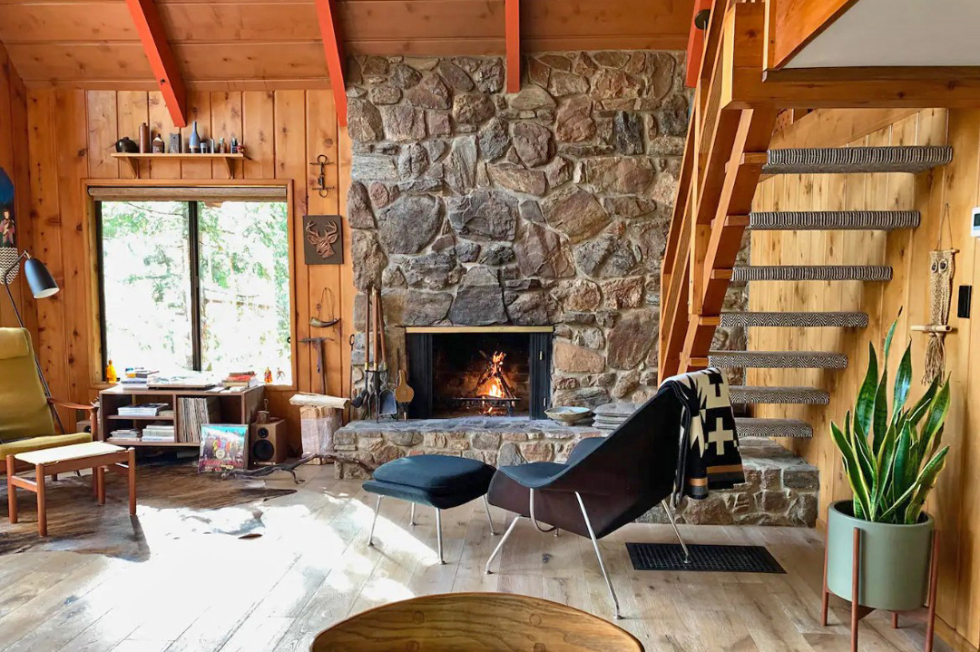 20 Rustic Stone Fireplace Ideas for Design Inspiration | Field Mag