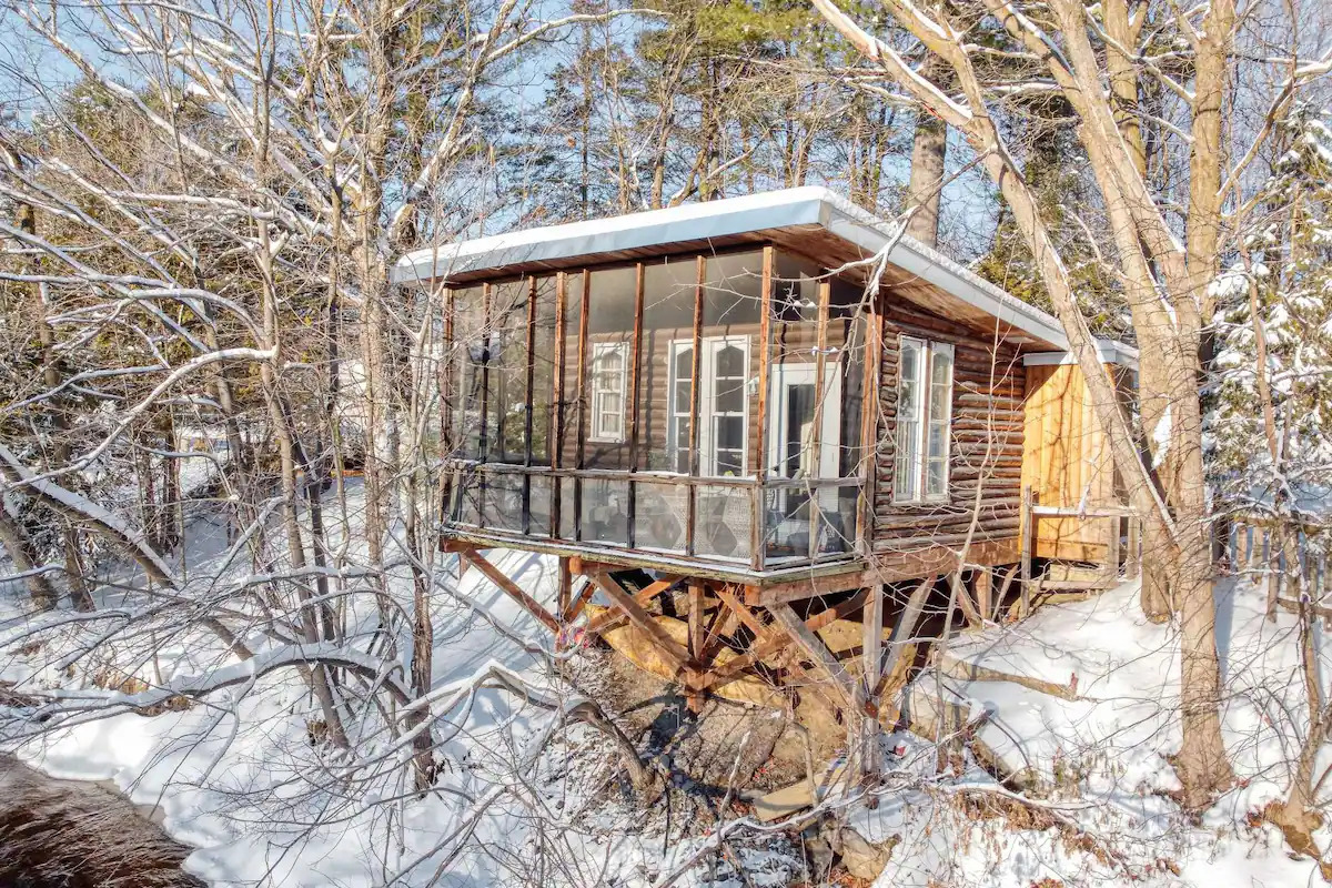 10 Best Cabins & Cottage Rentals in Quebec for Nature Lovers | Field Mag
