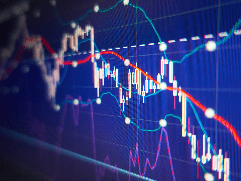 Long Squeeze: How Does It Influence the Market? | Plus500