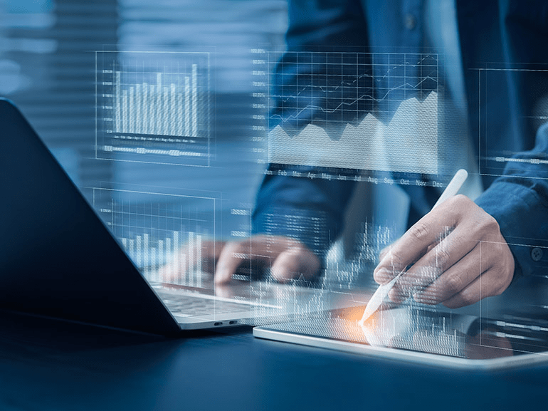 Nasdaq Record, Salesforce Beats Earnings | Plus500