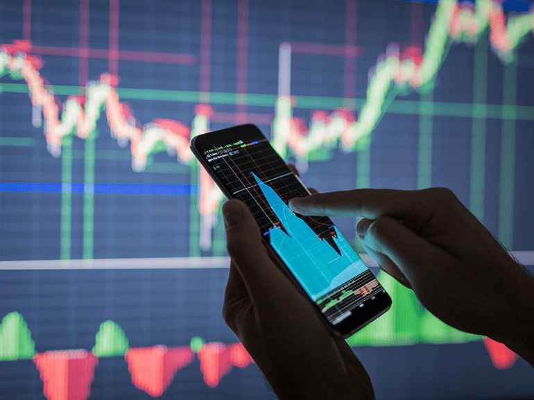 Nvidia Soars, Broadcom Splits: Key Shifts in Tech Stocks | Plus500